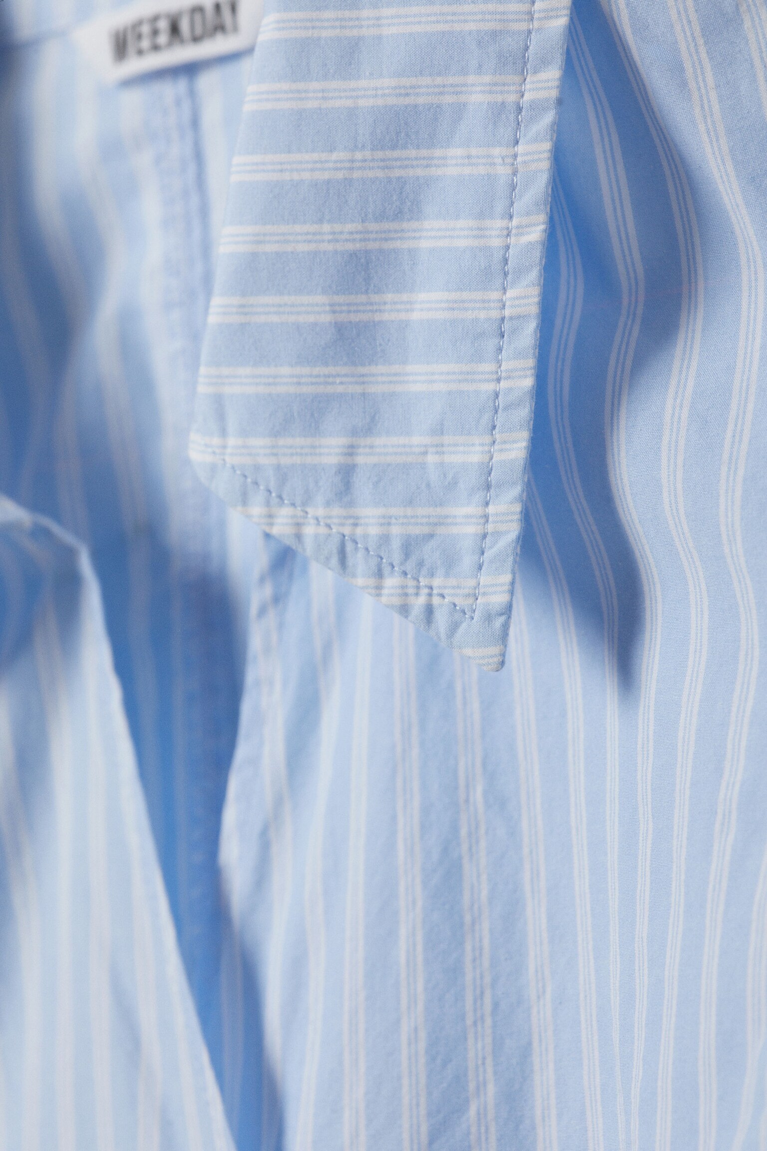 long-sleeved wrap poplin shirt - Striped Blue | Weekday WW