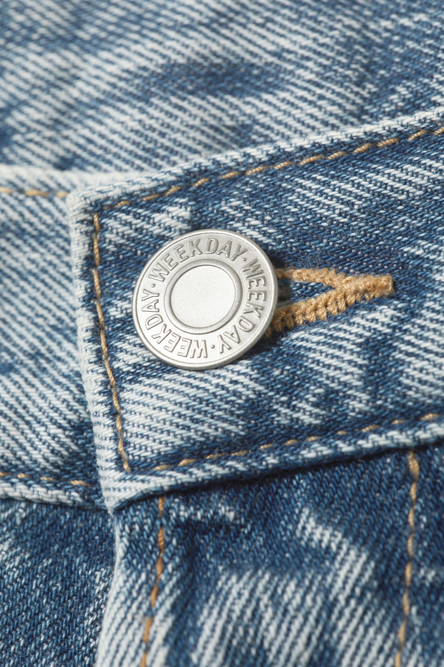 astro mid rise loose baggy denim shorts - Blue Stream - Medium Blue ...