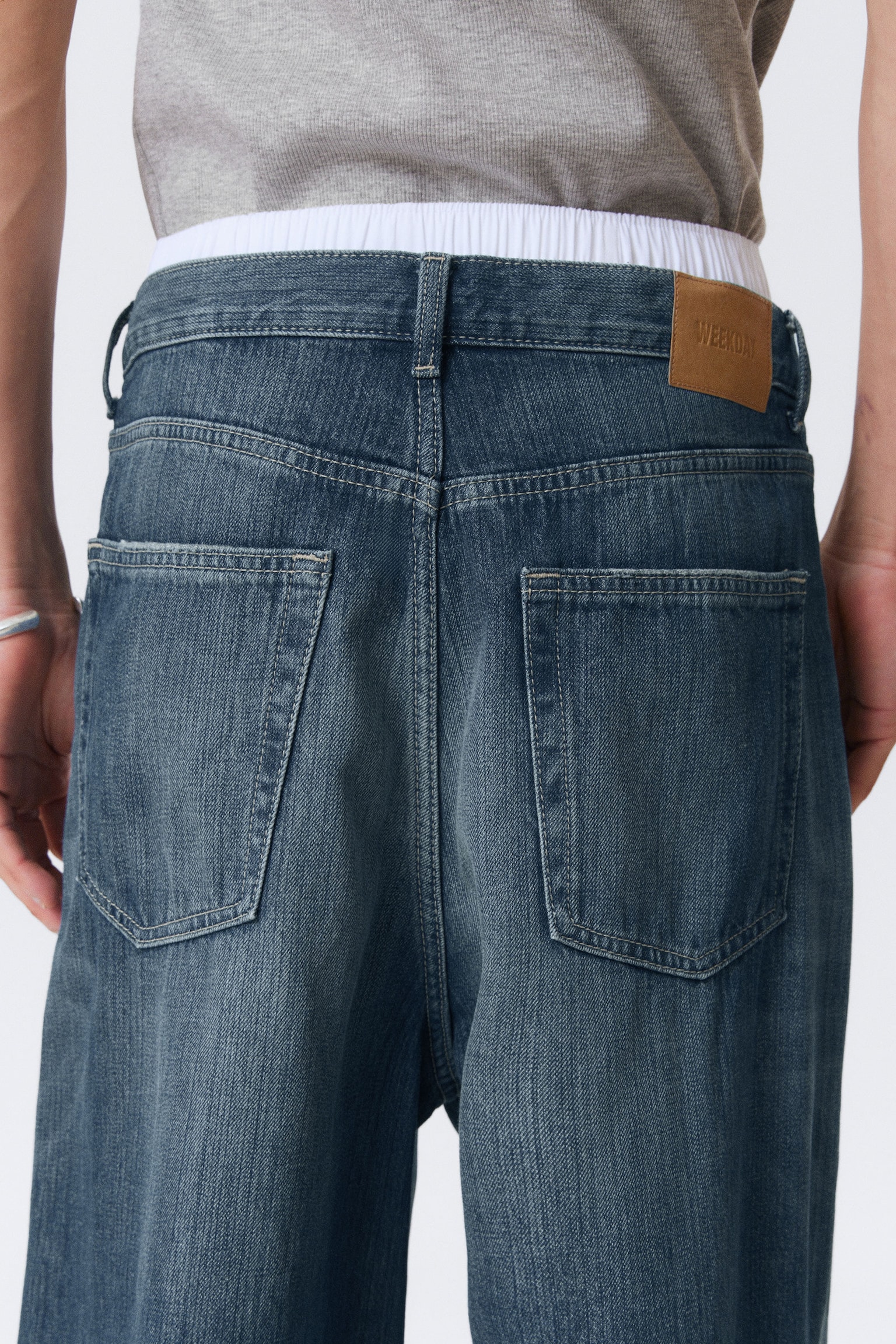 astro loose baggy leg jeans - Mine Blue - Mellanblå | Weekday SE