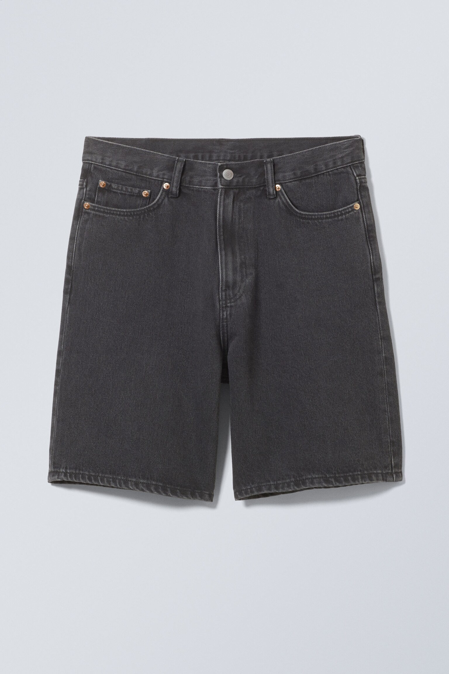 galaxy mid waist loose denim shorts - Tvättad svart | Weekday SE