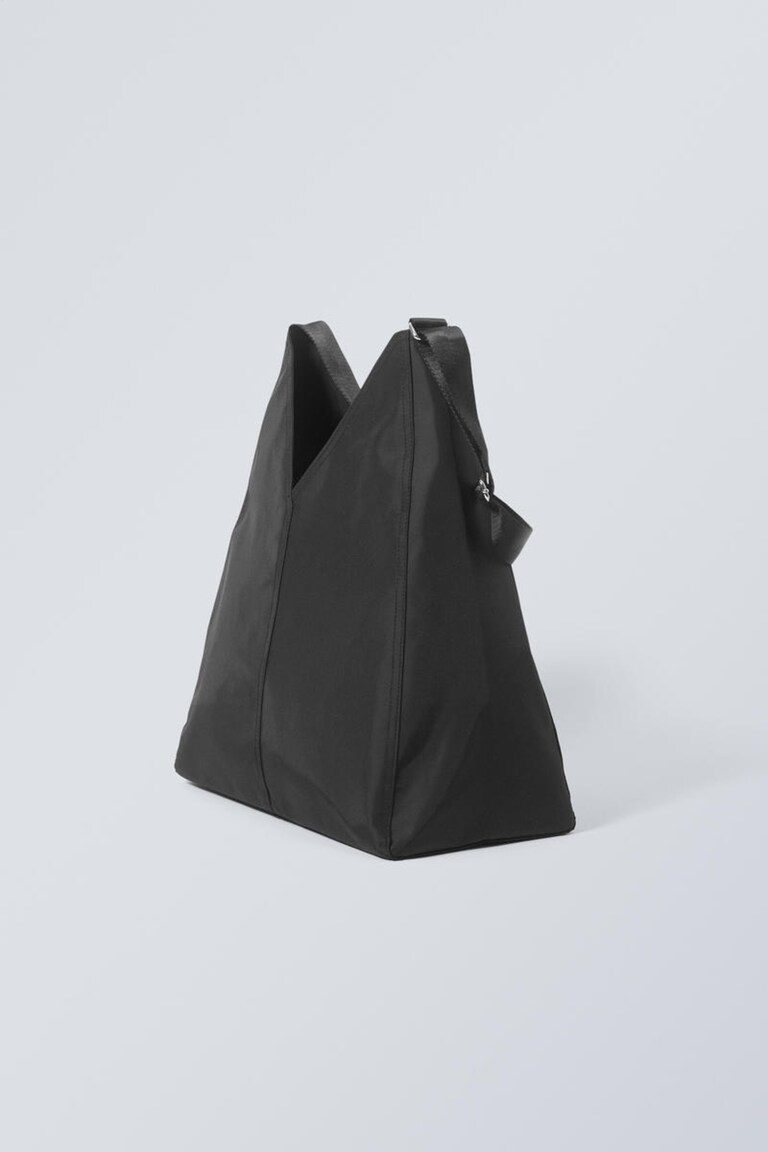 v-shaped nylon shoulder bag - Black | Weekday DK