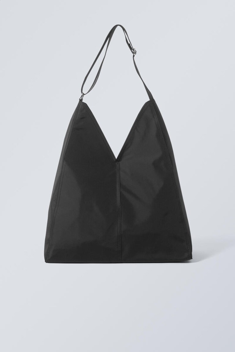 v-shaped nylon shoulder bag - Black | Weekday DK